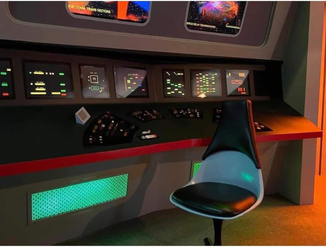 Episode 120: Hailing Frequencies Forever – The Topic is Trek